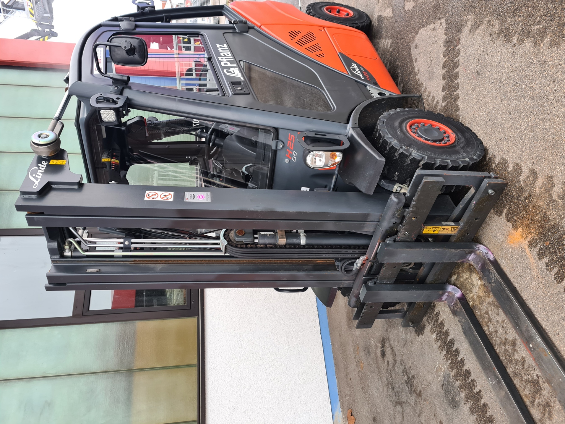 Linde Diesel-Gabelstapler H25D - Pflanz Gabelstapler